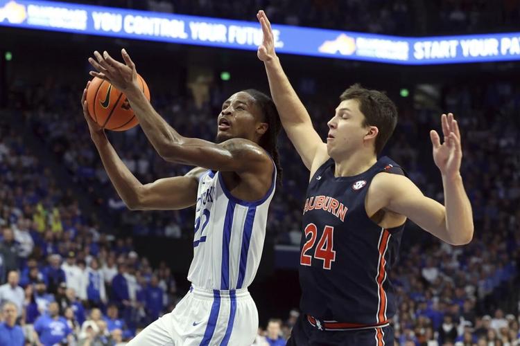 Kentucky overwhelms Auburn for 20th win of season 86-54