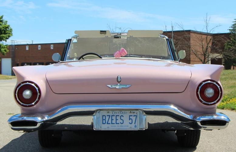 Eye Candy: 1957 Ford Thunderbird