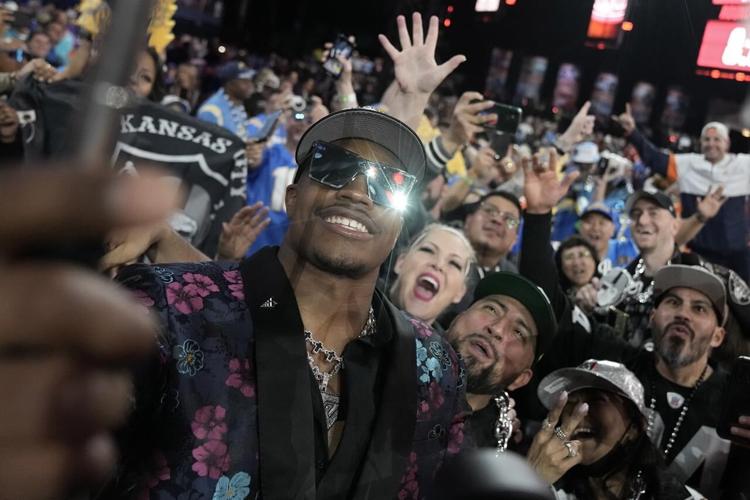 Raiders take edge rusher Tyree Wilson at No. 7 in NFL draft