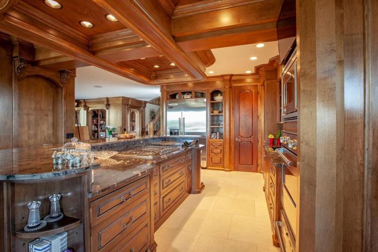 Woman running essay contest for $1.7-million home says she has 20,000 ...