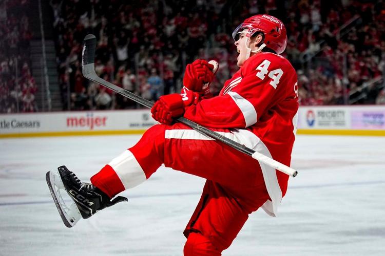 Patrick Kane scores twice to reach 500 goals in Red Wings' 5-1 win over ...