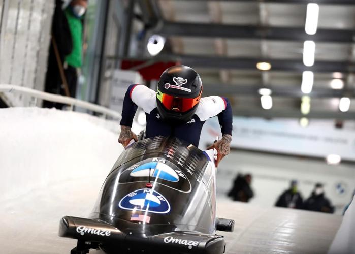 Humphries in contention midway through monobob title race