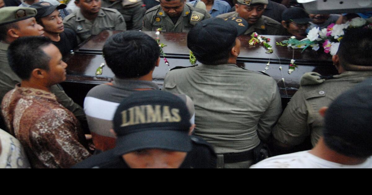 AirAsia Flight 8501: First crash victim identified