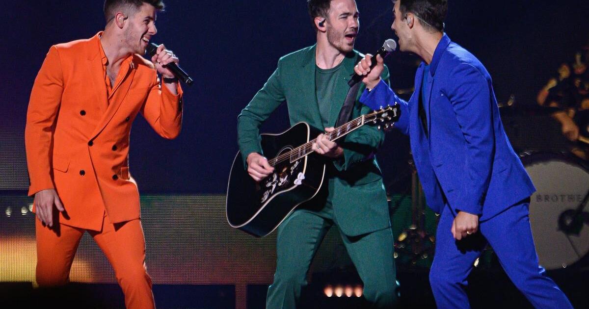 Even without an encore, Jonas Brothers had Scotiabank Arena fizzing