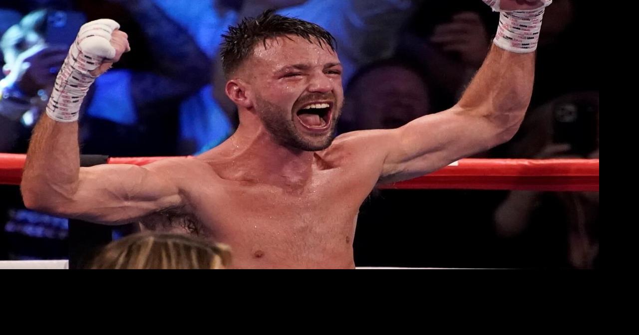 Taylor unanimously outpoints Ramirez in unification bout