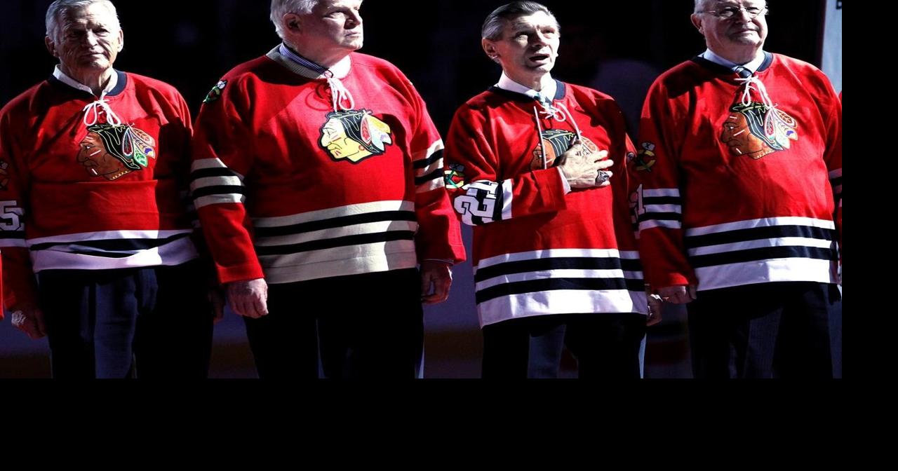 Former Blackhawks all-star and Hall of Fame hockey executive Bill Hay ...