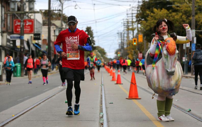 Canadian record still standing after Toronto Waterfront marathon