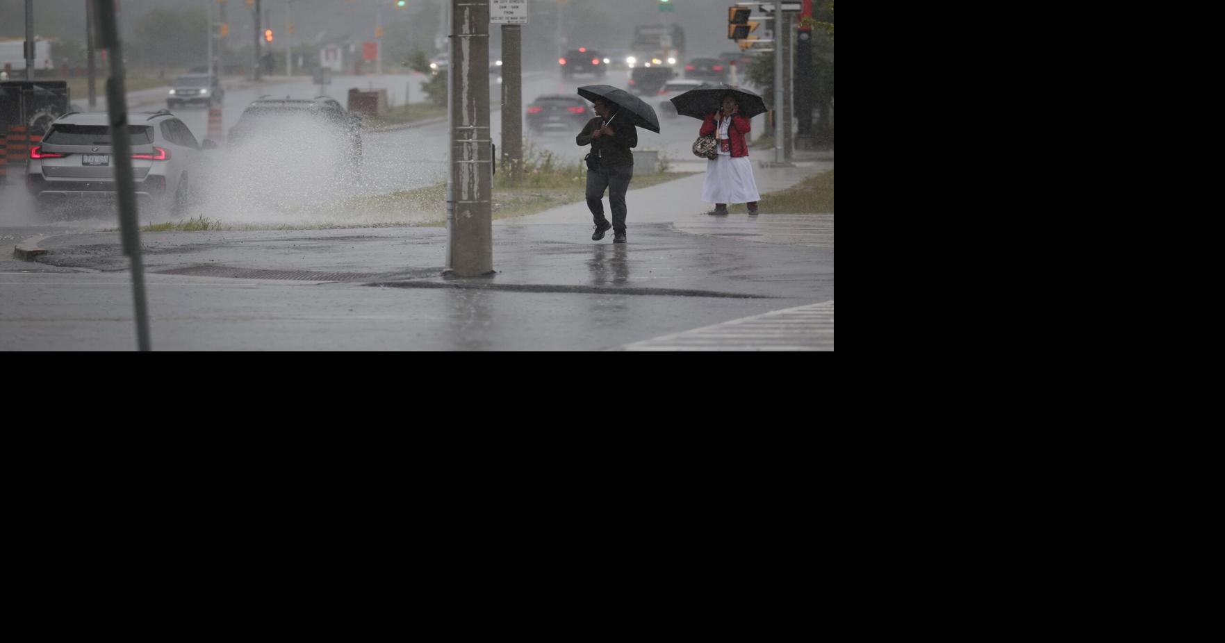 Heavy rainfall in Toronto, some lanes on Lakeshore flooded