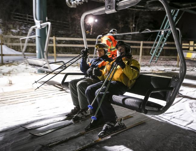 Toronto club teaches skiing to the blind