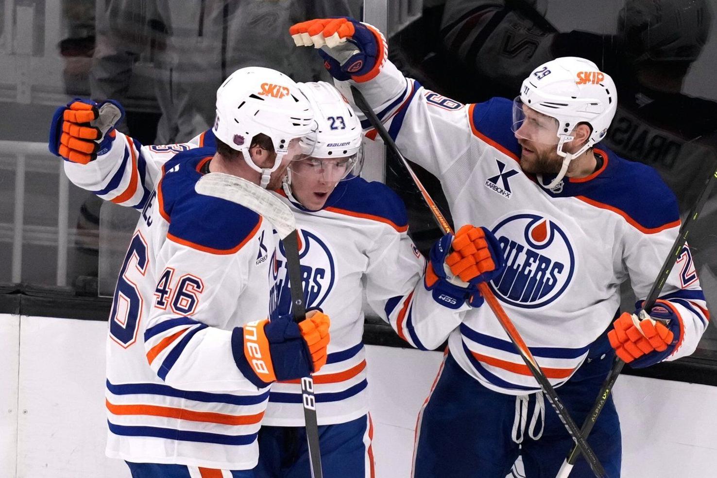 Edmonton Oilers sign forward Quinn Hutson to two-year extension