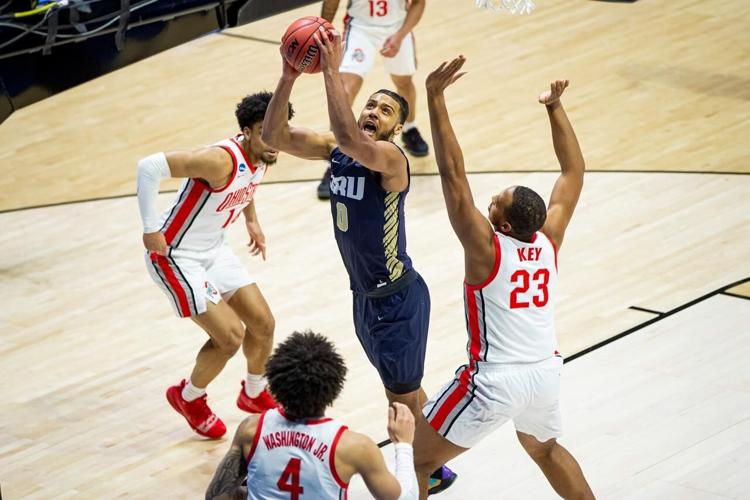 Oral Roberts shocks Ohio State, first big upset of NCAAs
