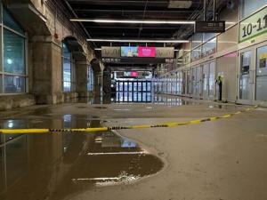 Rains cause floods in Toronto, affecting roads, transit