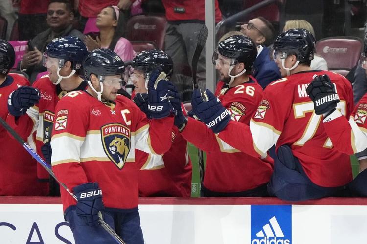 Canucks score two late goals, beat Panthers 5-3