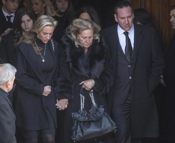 Vito Rizzuto: Mafia boss funeral attended by hundreds