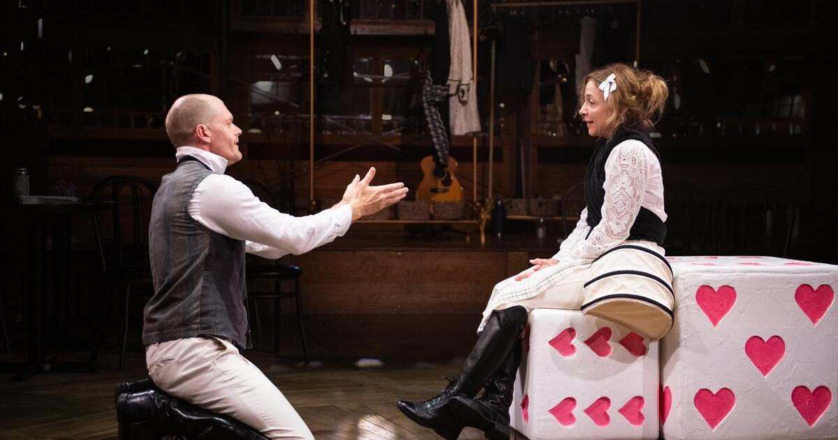 Hot new theatre trend: actors flip coins or dice for roles