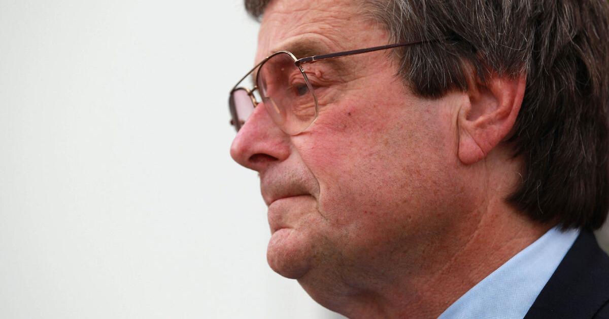 Report says Paul Beeston staying on as Blue Jays president in 2015