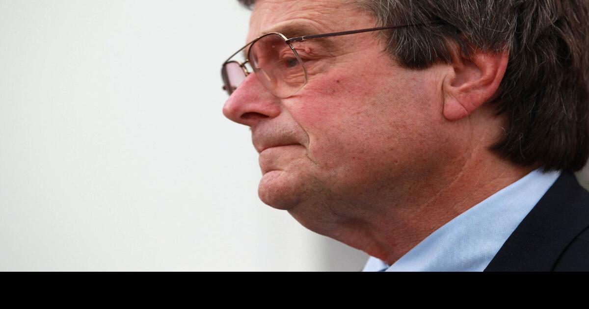 Report says Paul Beeston staying on as Blue Jays president in 2015