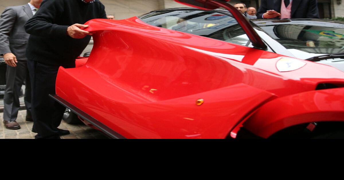 Fiat Chrysler to spin off Ferrari into separate company