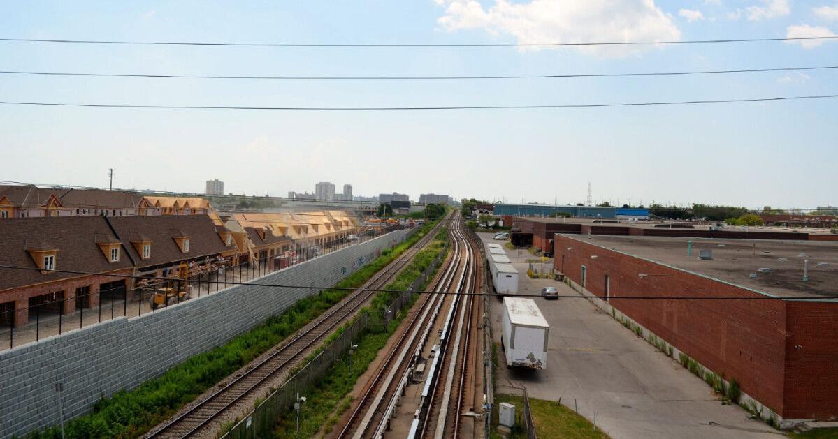 Wavering public support puts cracks in political subway deal: James