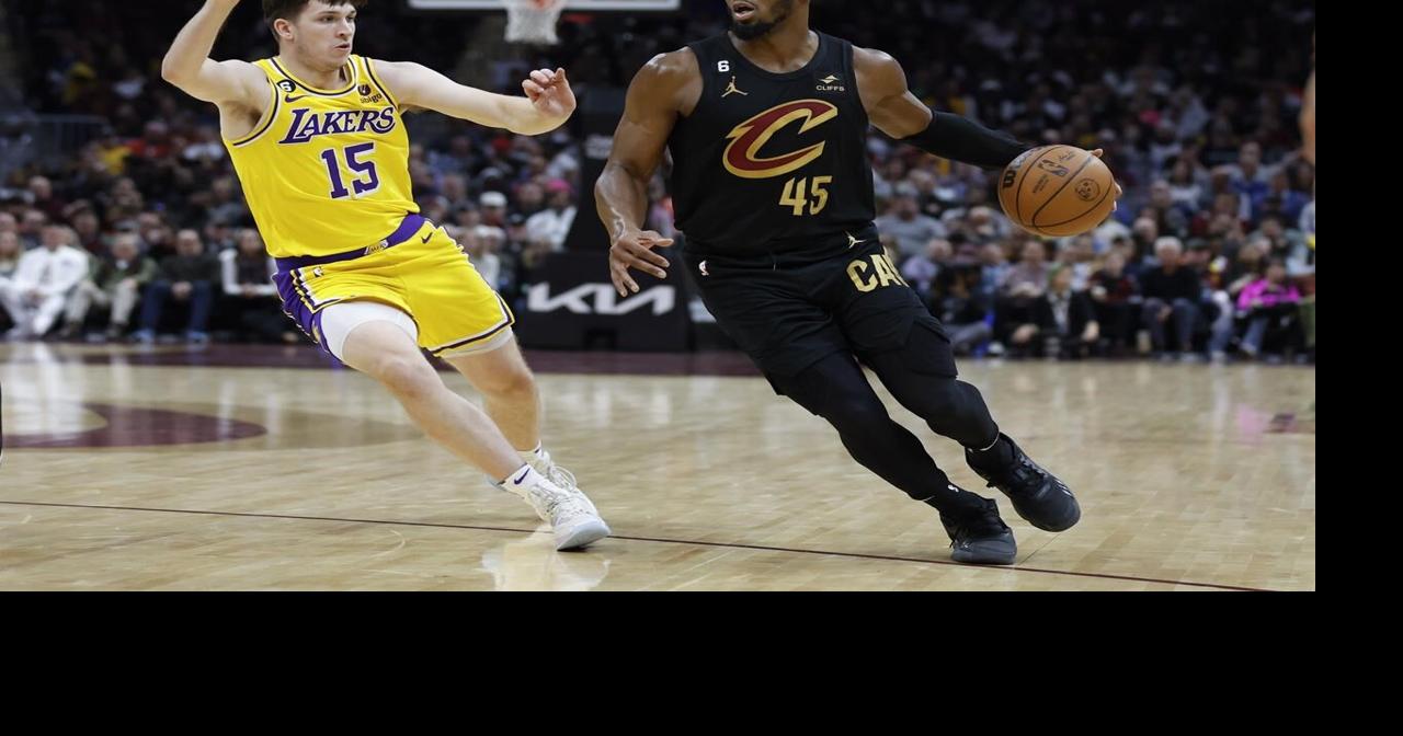 Cavs’ Mitchell misses second straight game with sore leg