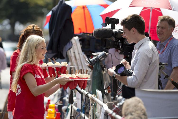 Royal baby watch: Queen Elizabeth impatient as vacation looms