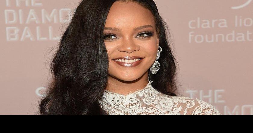This is how Rihanna gets her complexion so flawless