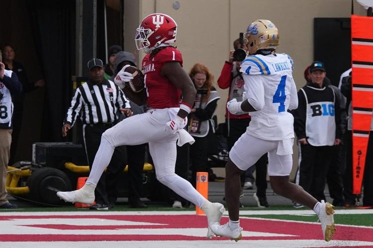 Aiden Fisher's early interception, Mendoza brothers' TD runs help No. 2 ...