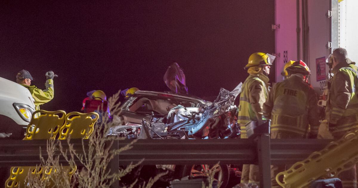 Three dead, 16 injured in 20-vehicle crash on Highway 401 near Brock St.