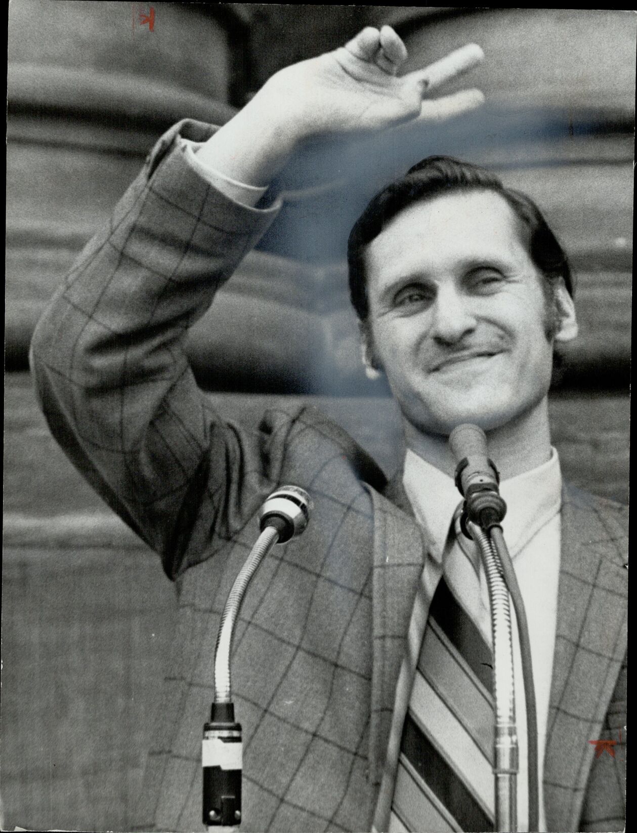 Stephen Lewis, former NDP politician and diplomat, dies at 88