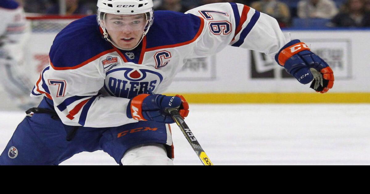 Connor McDavid signs $100M deal with Oilers