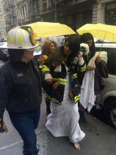 Amid N.Y. crane tragedy, bright moment for Toronto bride