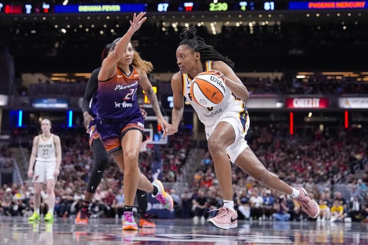 Caitlin Clark gets 5th straight double-double, Kelsey Mitchell scores 28 in Fever win over Mercury