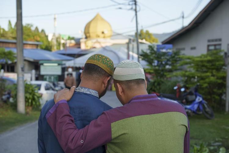 Indonesia’s Muslims celebrate Eid al-Adha with feasts after disease ...