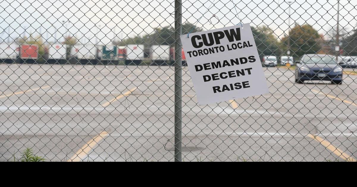 Canada Post strikes hit Toronto, 11 other cities in southern Ontario