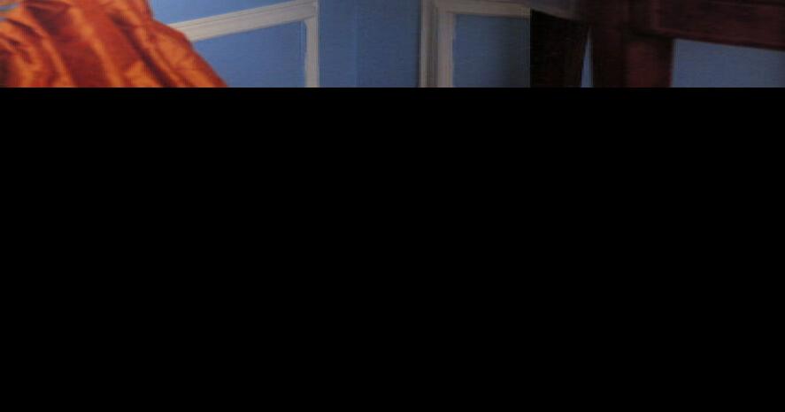 A strie finish produces a fine pattern that looks like linen