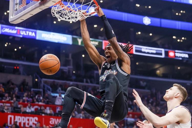 Leonard scores 38, leads Clippers to 106-95 win over Knicks