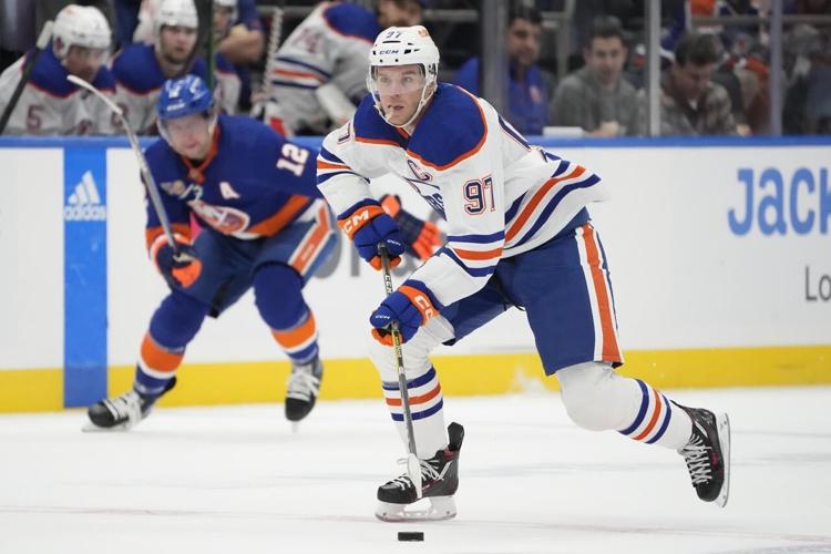 Connor McDavid on familiar path that could see 50 goals