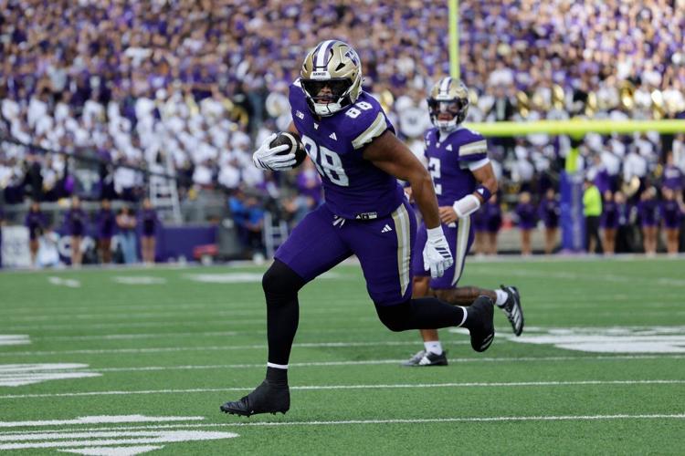 No. 1 Ohio State pulls away to beat Washington 24-6