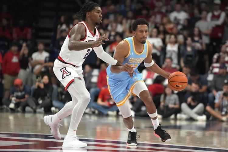 Keshad Johnson helps No. 3 Arizona beat Southern 97-59 after slow start