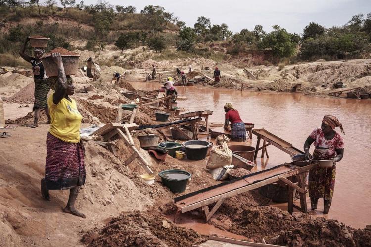 Mercury fuels gold mining in Senegal. And it’s poisoning the people who use it