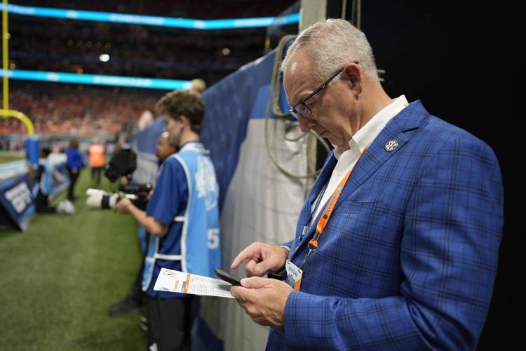 SEC unveils league matchups for the next four seasons and keeps most ...