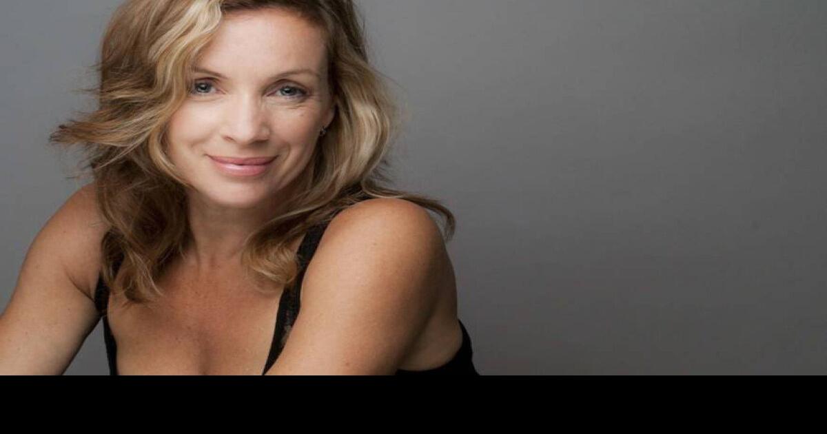 Lyne Tremblay stars in Albertine in Five Times for Théâtre Français de ...