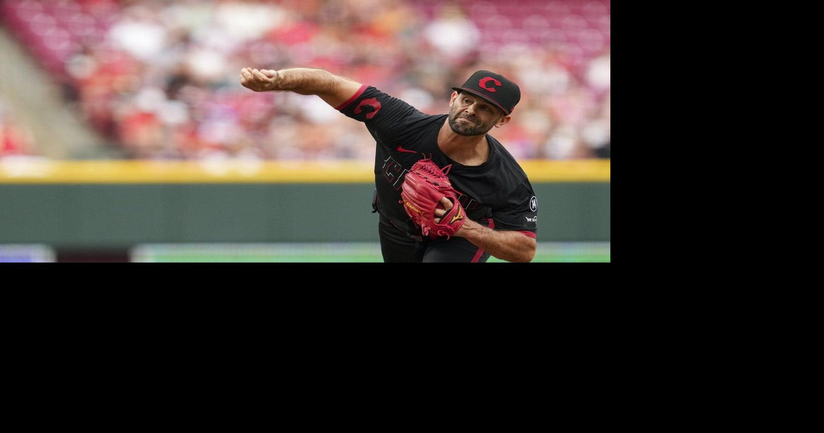 Padres pinch-hitter Díaz doubles in 9th inning to spoil no-hit bid by Reds RHP Nick Martinez