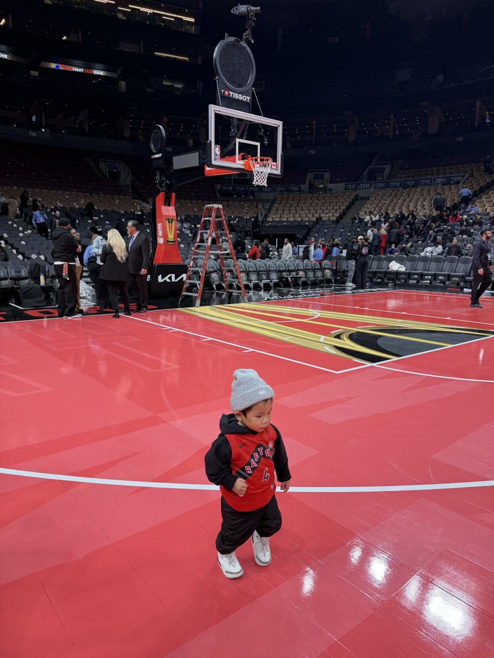 How this young Raptors fan stole the spotlight with dancing