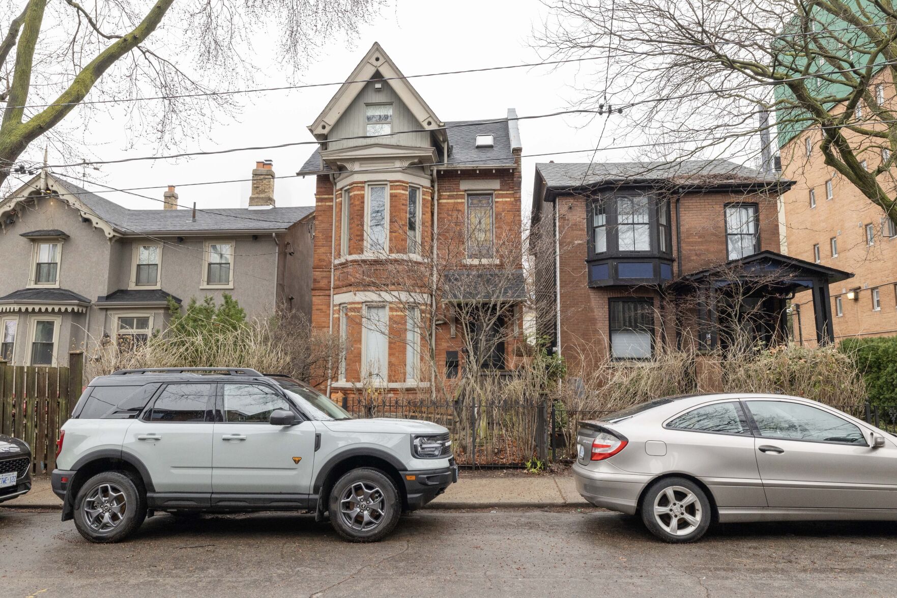 What is a fourplex, the home in a Trudeau-Ford housing fight