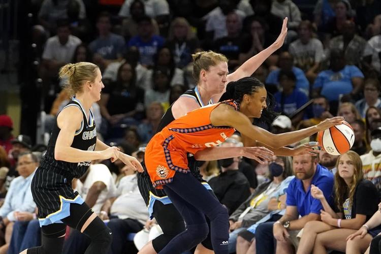 Bonner scores 15 as Sun beat Sky in Game 1 of WNBA semis