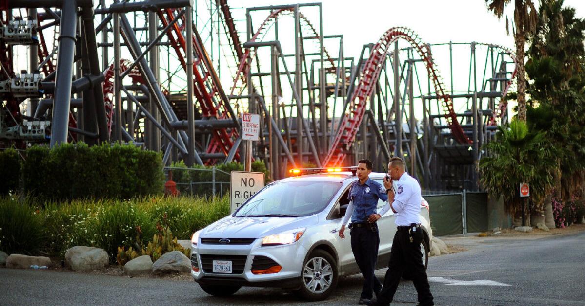 Roller coaster derails, trapping dozens of riders for hours