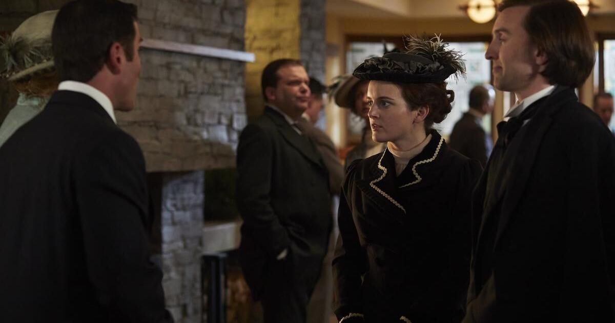 Downton Abbey’s Daisy guest stars on Murdoch Mysteries