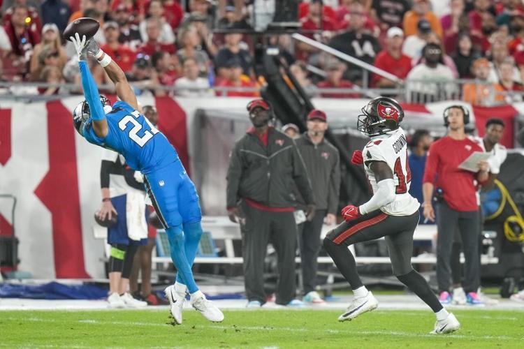 Interim coach Chris Tabor's debut is more of the same for NFL-worst ...