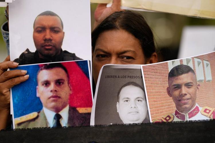 Families of Venezuelan prisoners demand their release after weeks of ...